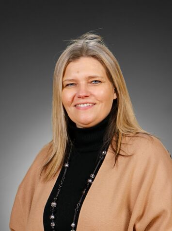 Mrs Johnson - Meet the Team - Creswick Academy